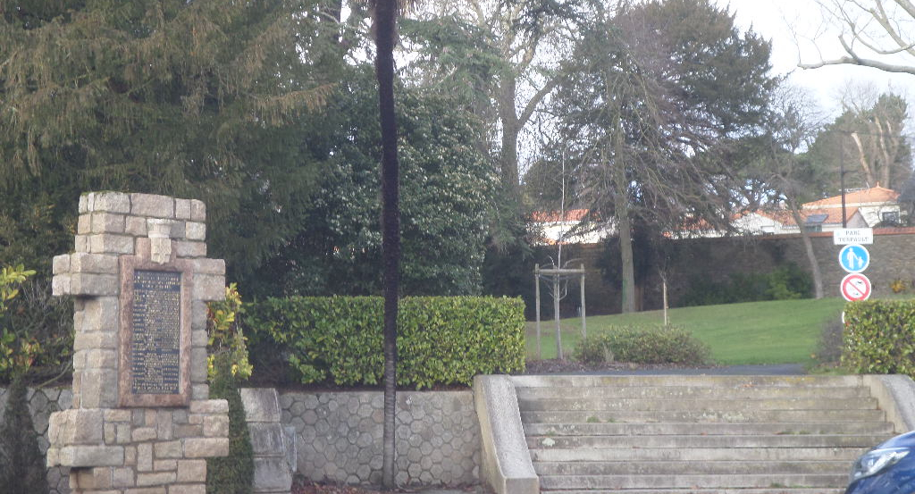 Curiosities of Cholet, part II !! – Paris1972-Versailles2003