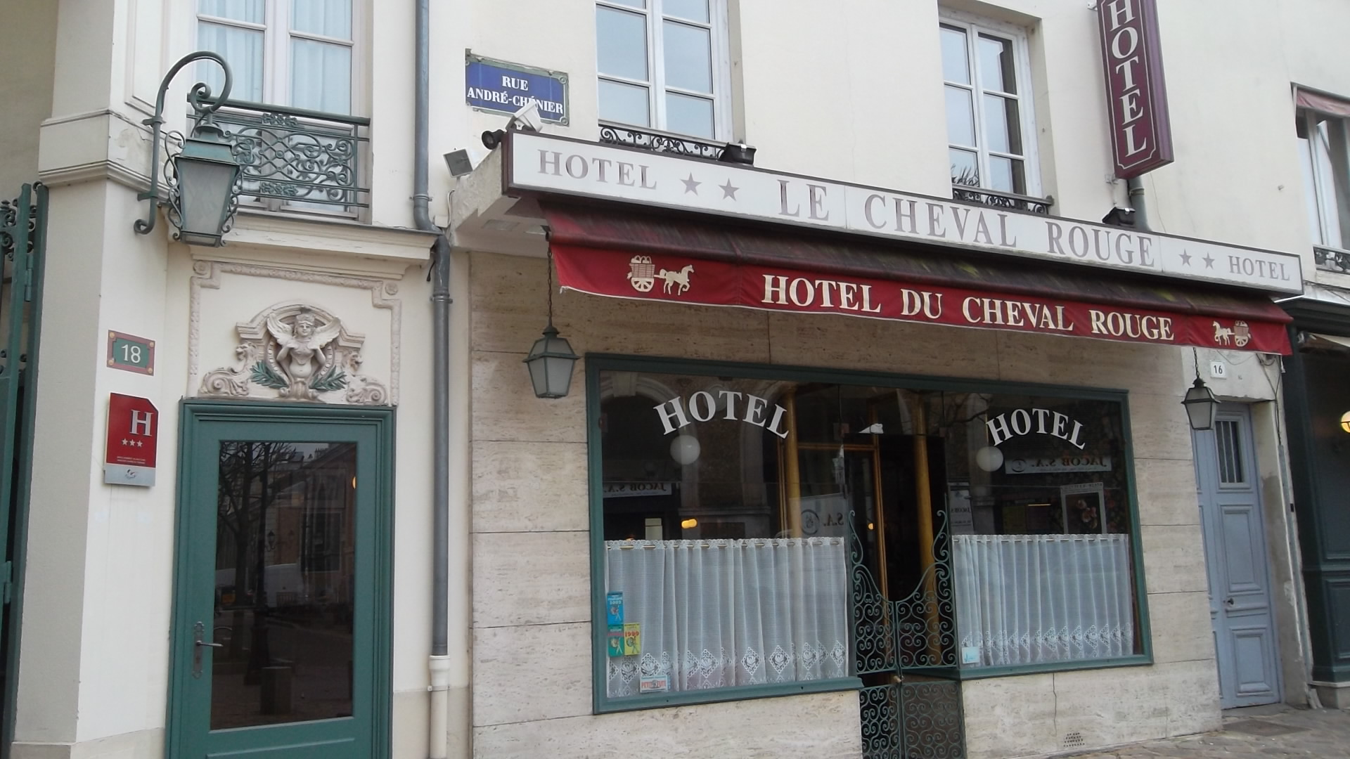 Hôtel du Cheval Rouge, Versailles! – Paris1972-Versailles2003