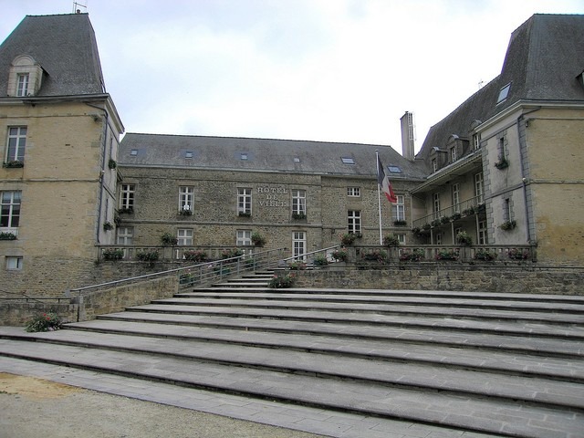 Curiosities of Dinan,part III !! – Paris1972-Versailles2003