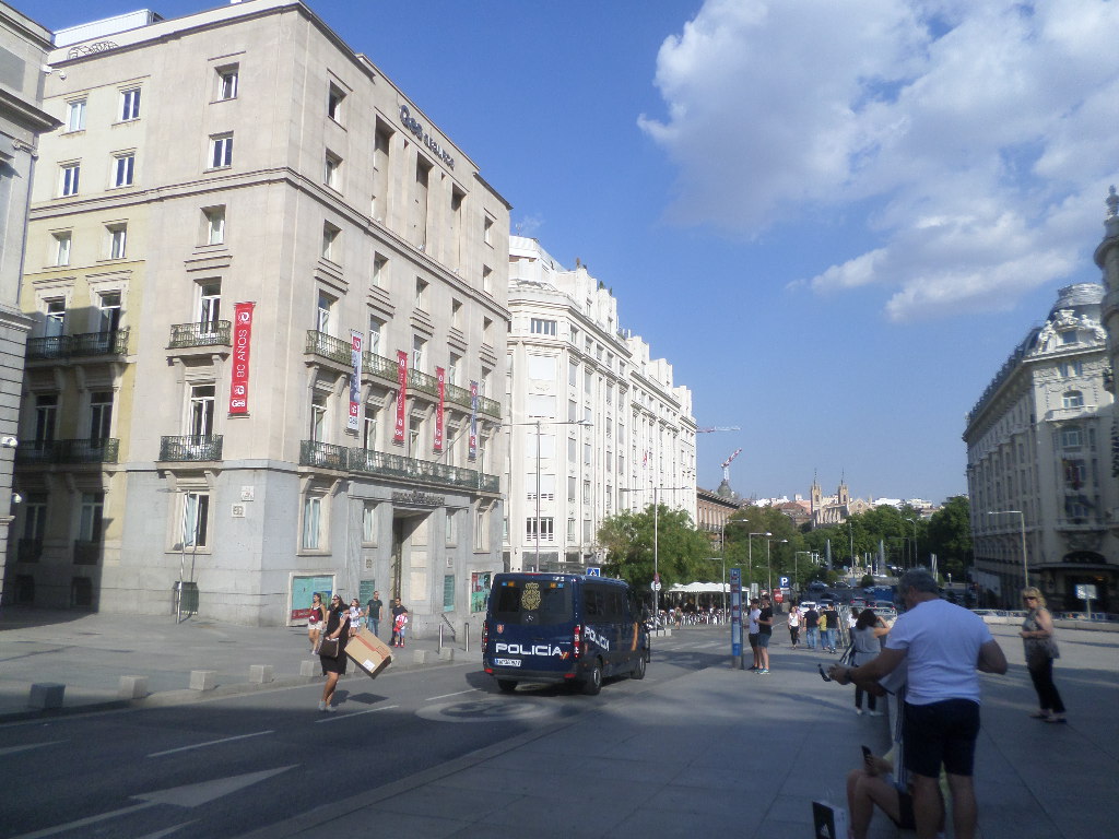 Plaza de las Cortes of Madrid !! – Paris1972-Versailles2003