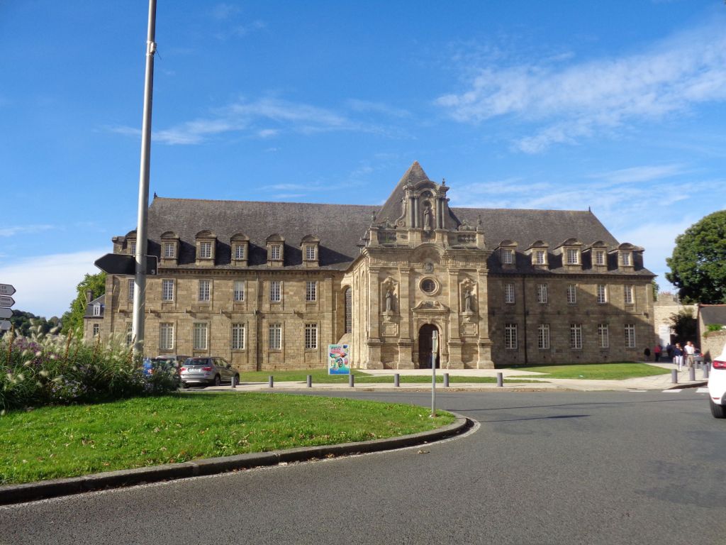 Curiosities of Guingamp, part I !! – Paris1972-Versailles2003