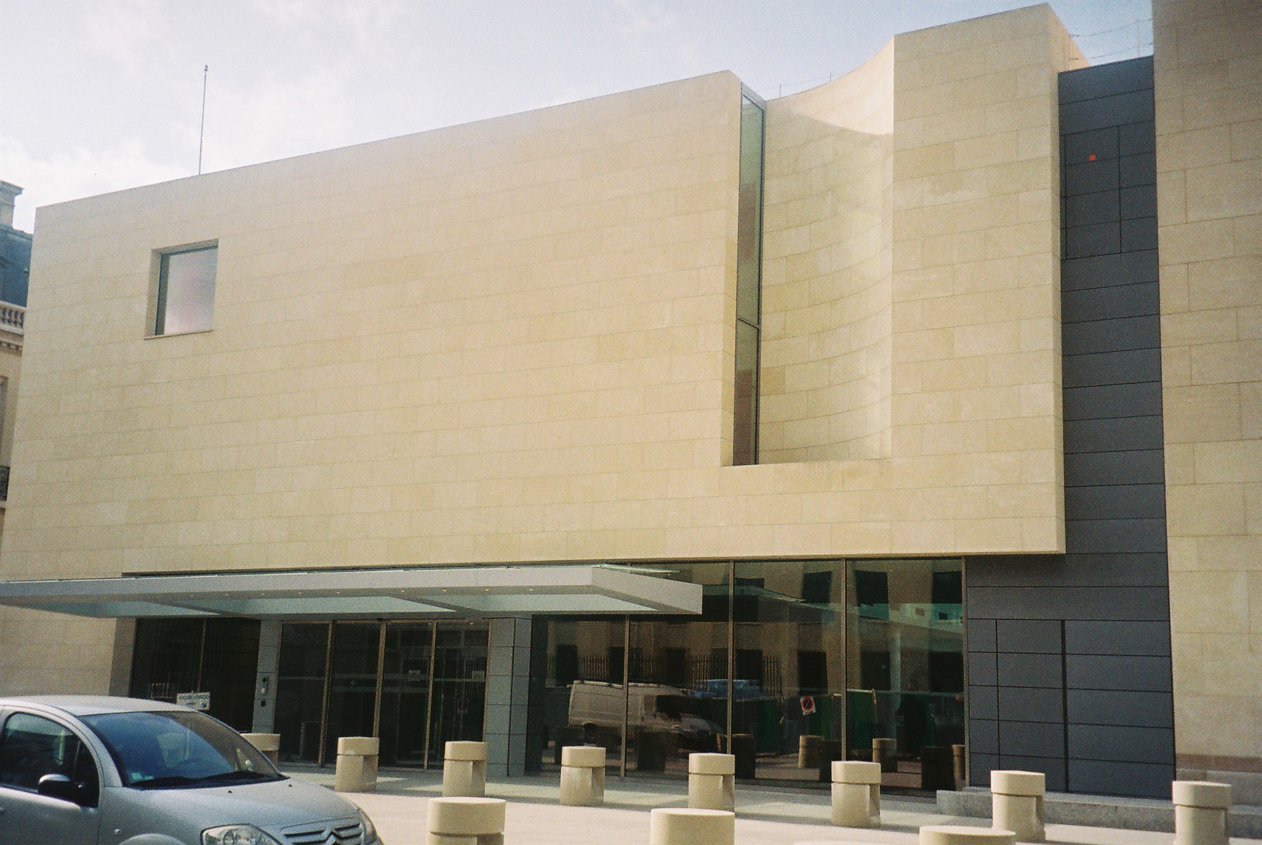 The former Château de La Muette (OECD) !! – Paris1972-Versailles2003