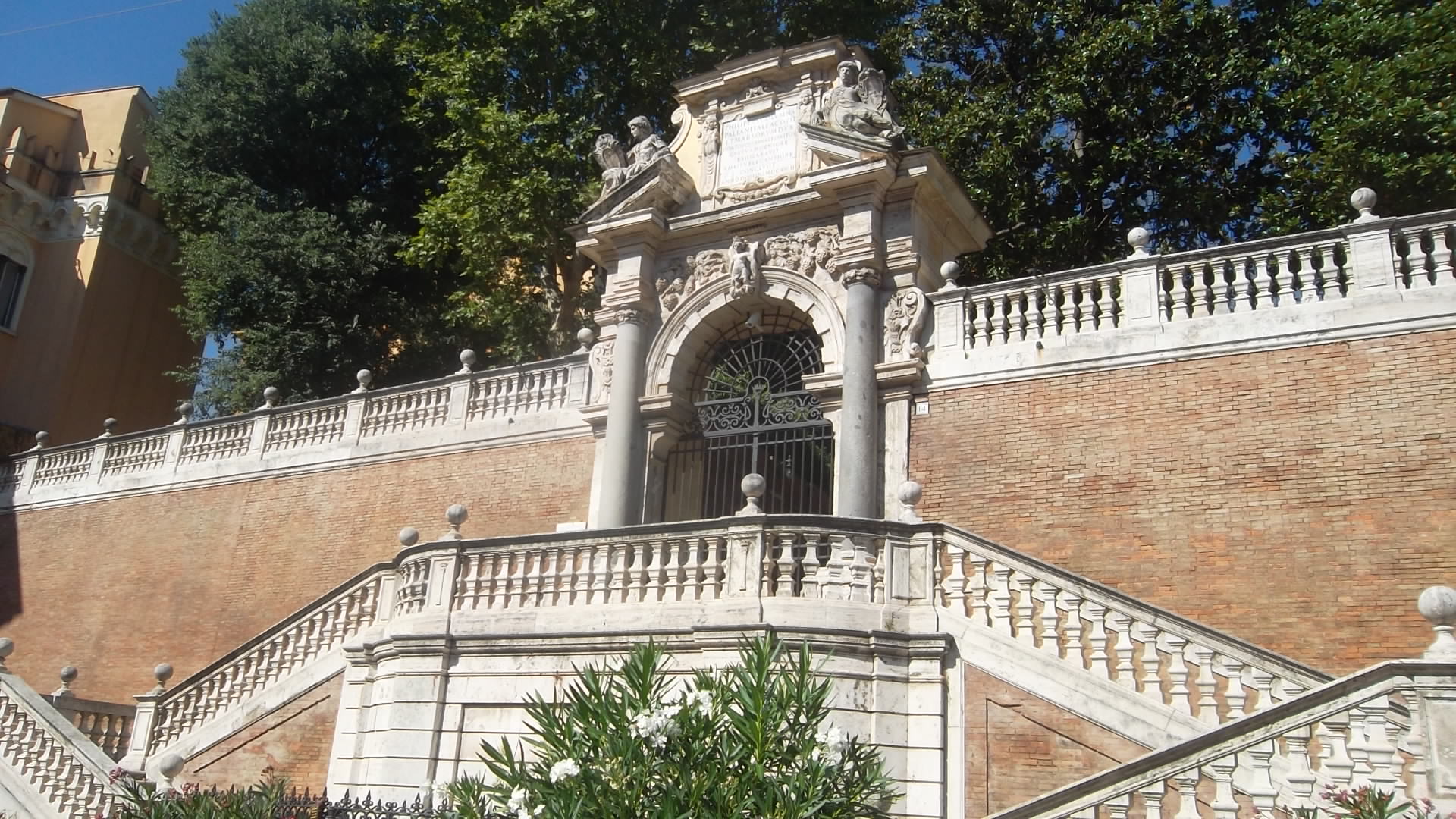 The Quirinale palace and square of Rome ! – Paris1972-Versailles2003