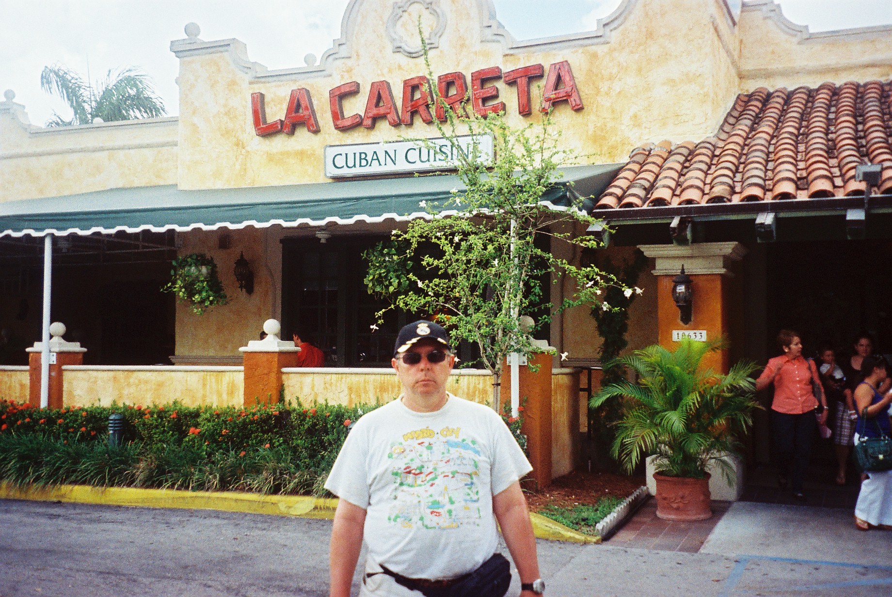 A restaurant and a mall in my dear Florida !!! – Paris1972-Versailles2003