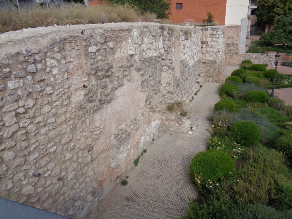 The Arab Wall of Madrid !!! – Paris1972-Versailles2003