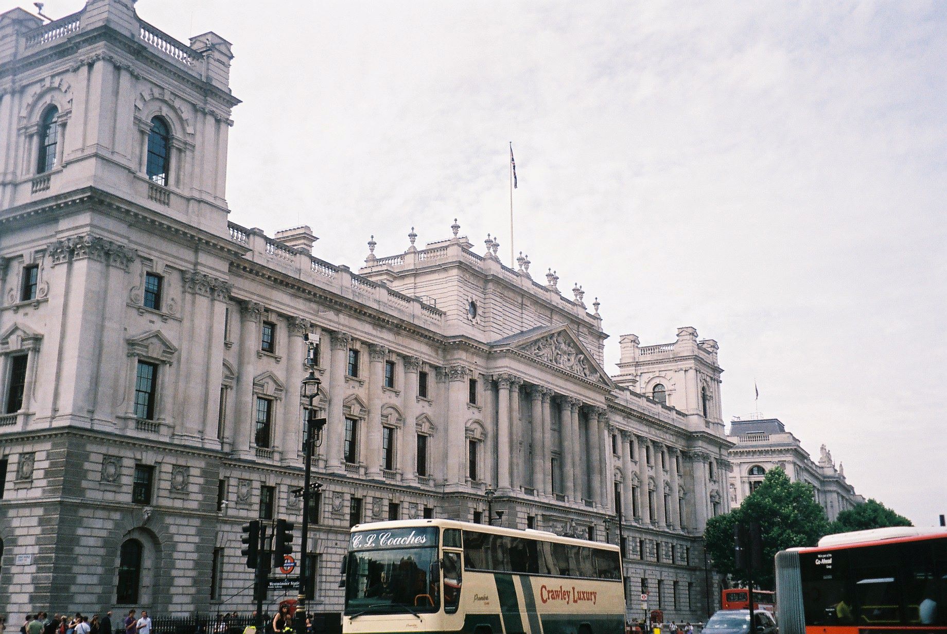 The H.M. Treasury building of London ! – Paris1972-Versailles2003
