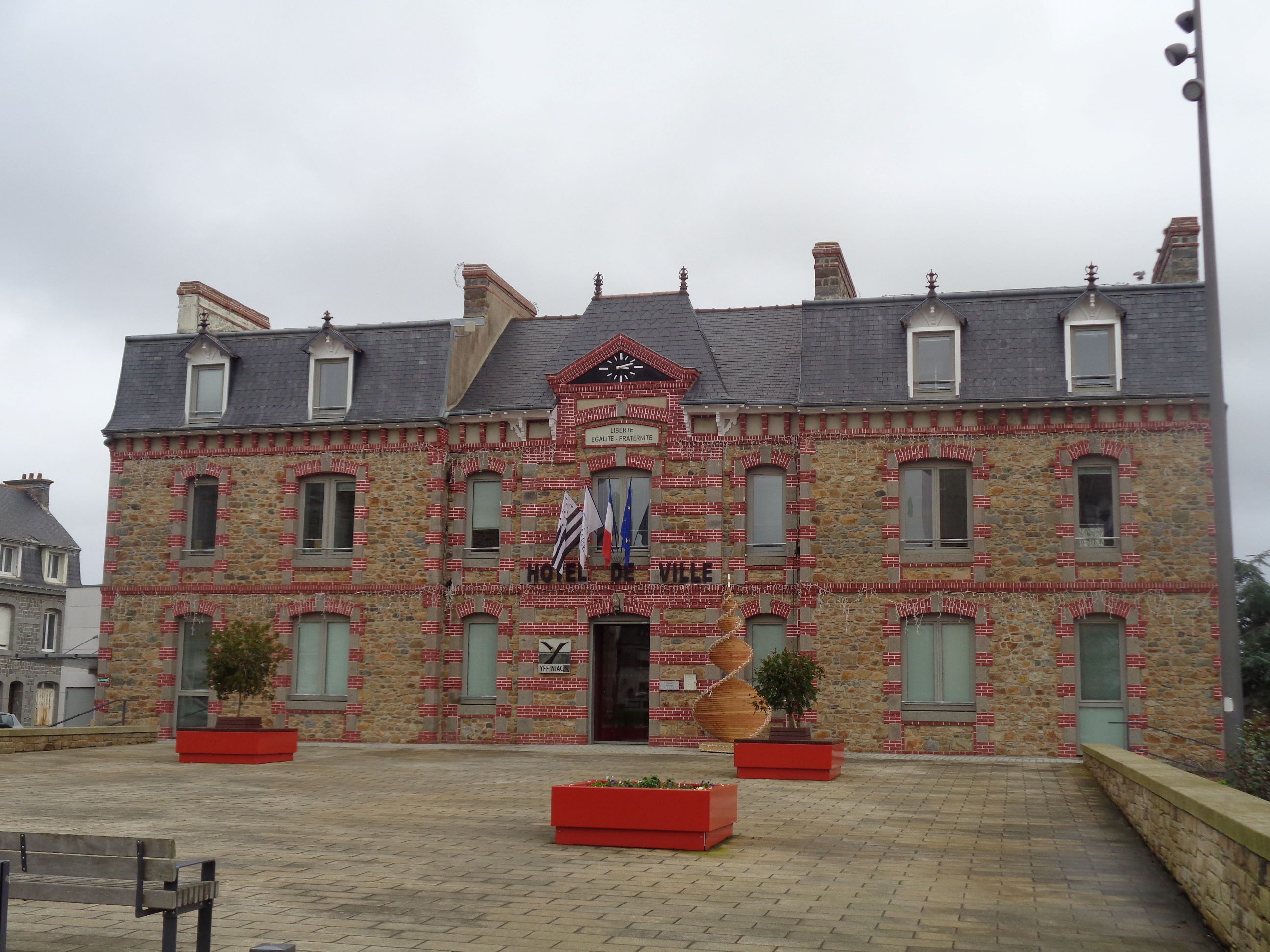 This is Yffiniac !!! – Paris1972-Versailles2003