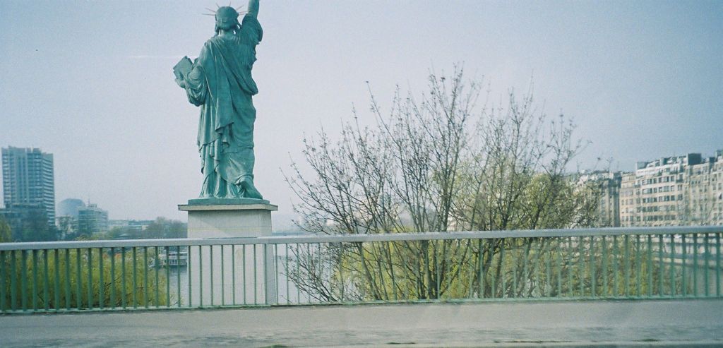 The statue of Liberty in France !!! – Paris1972-Versailles2003
