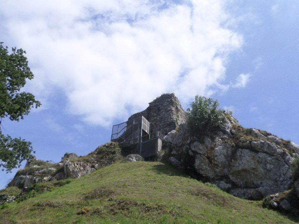 The Château de La Roche Maurice , part II !! – Paris1972-Versailles2003