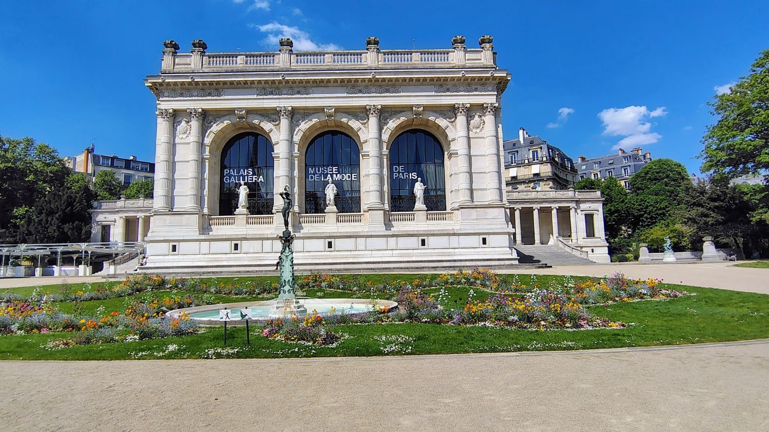 The Palais Galliera, fashion museum of Paris !!! – Paris1972-Versailles2003