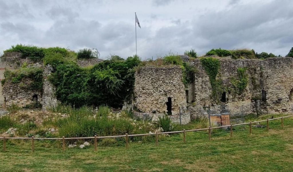 The Château de Beynes !!! – Paris1972-Versailles2003