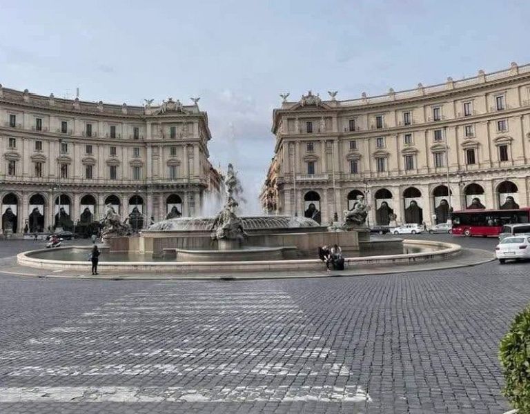 The Piazza della Repubblica of Rome !!! – Paris1972-Versailles2003